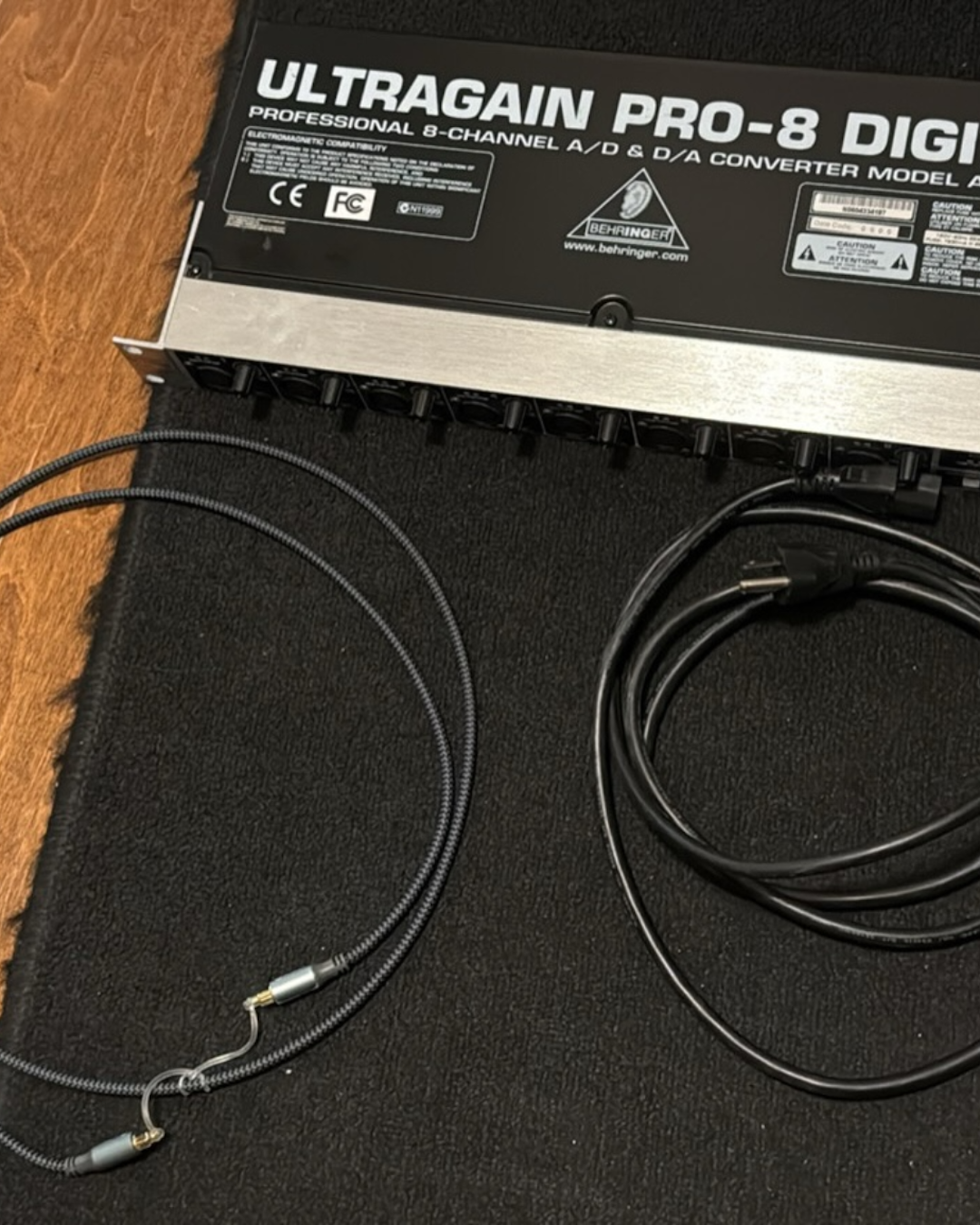 Ultragain Pro -8 Digital 8 channel A/D & D/A converter ADA8000 | Resyn